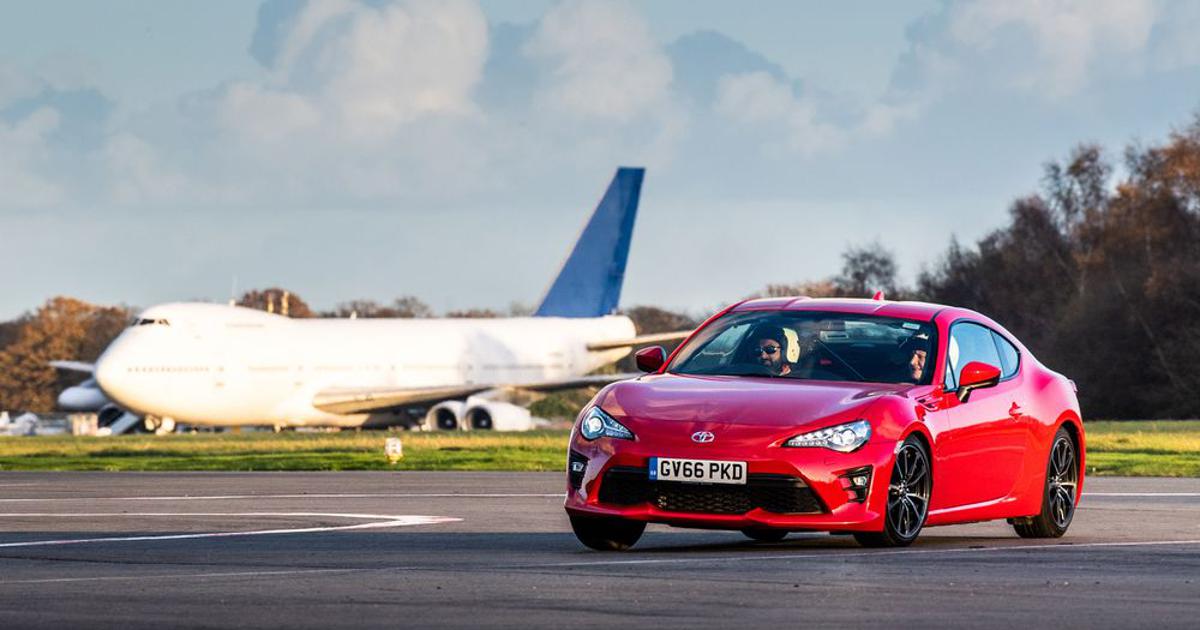 Slijepac odvozio jedno od najboljih vremena na Top Gearovoj stazi ...